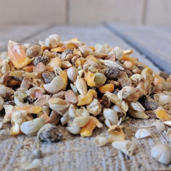 Best Chicken Feed Types: Definitive Guide & DIY Feed Recipe