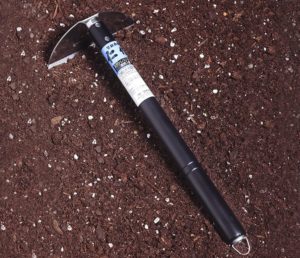 Gardening Hoes Buyer's Guide & How to Master a Hoe